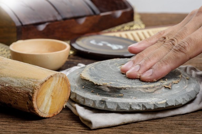 Thanaka Myanmar – The natural beauty secret of Burmese women